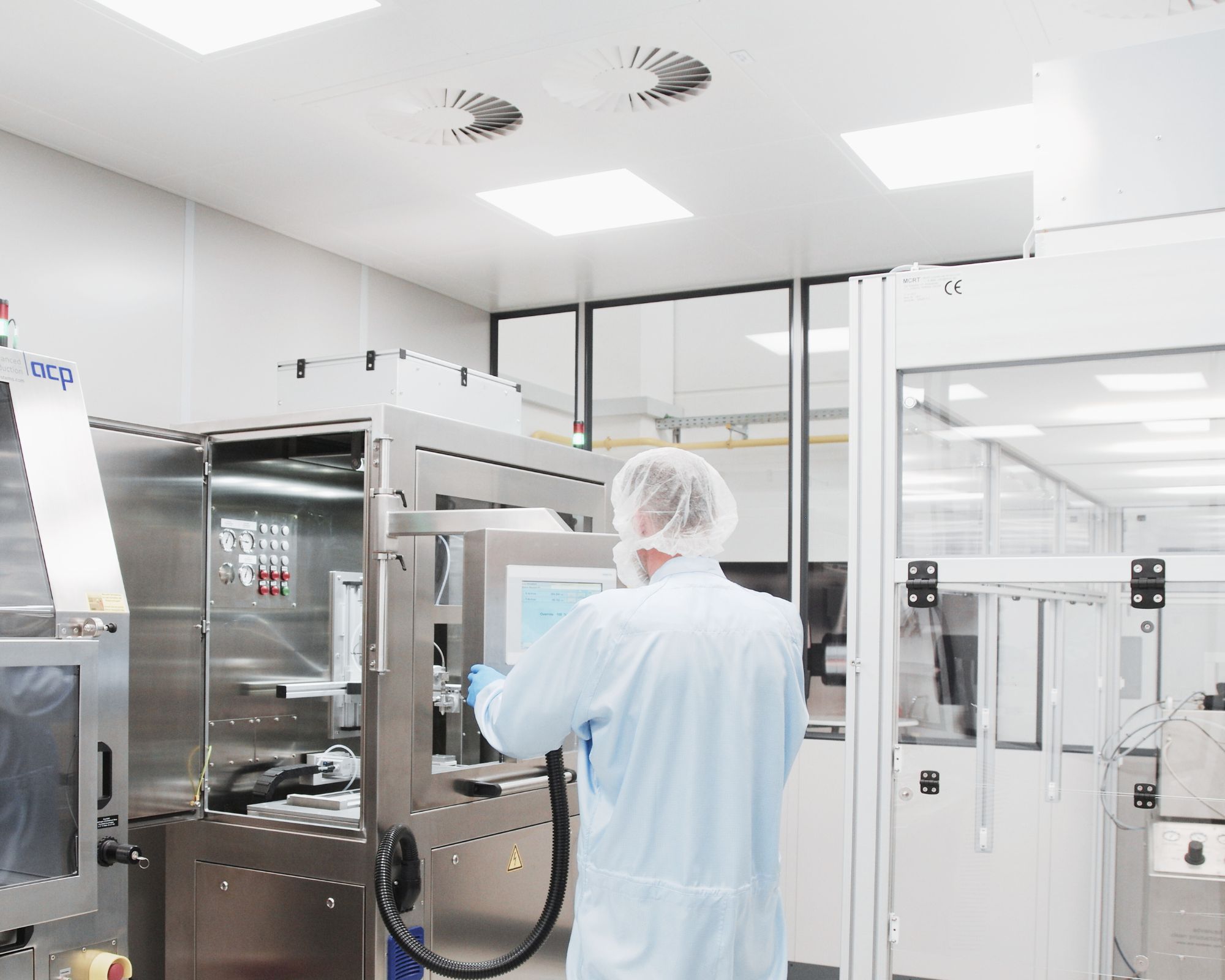 Dry cleaning process for optimum cleaning results in electronics ...